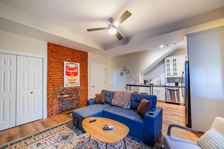 Spacious 2br~steps To Walnut St~outdoor Tv~parking - Pittsburgh