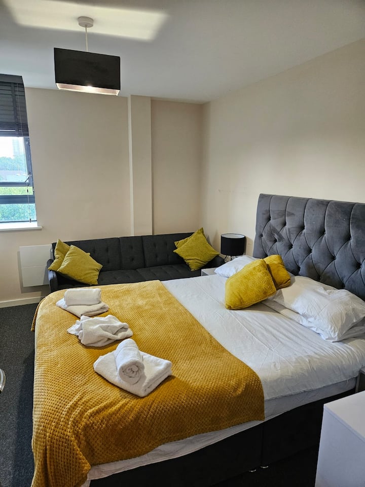 Manchester's Night View Home - Manchester