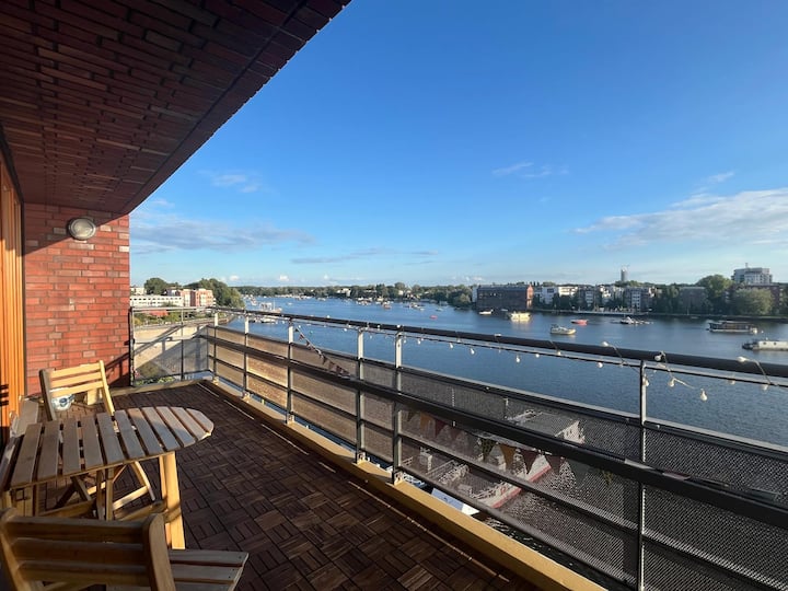 Two-level Apartment With Water View & Terraces - Berlin