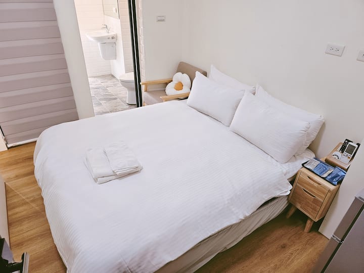 花旅民宿F1-電梯民宿-赤崁樓 美術館 忠義路-市中心-漫遊老街-4人房 - Tainan City