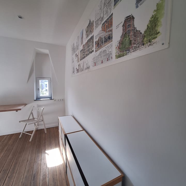 Apprtement Dans Une  Impasse Calme. - Liège