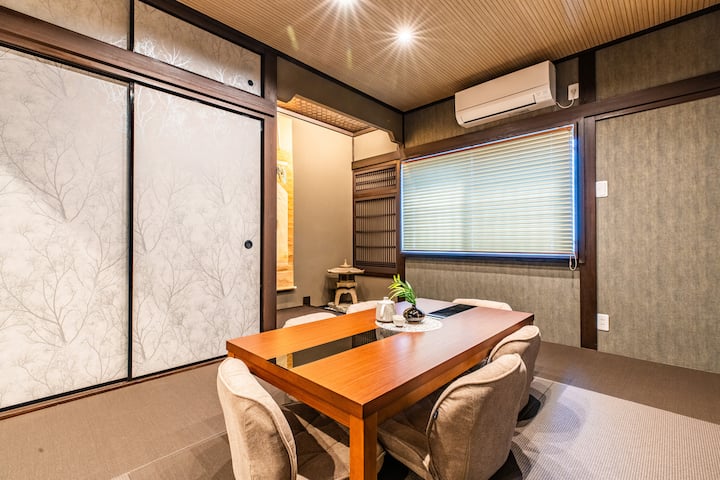 弦月|临近天王寺难波|步行1分可达四桥线，四桥线可到达道顿堀、日本桥、难波、梅田|精美日式整栋一户建 - Ōsaka