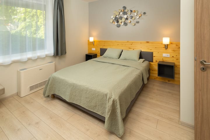 Quiet Apartment At Corvin For Couples - Budapest