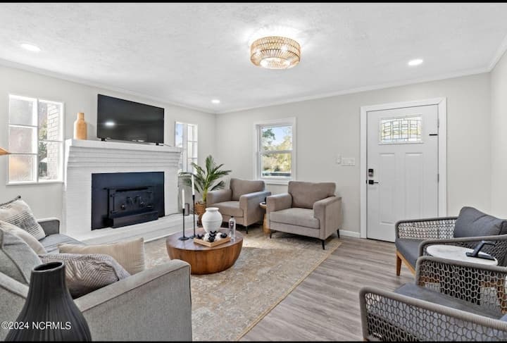 Blue Water Home - Oak Island, NC