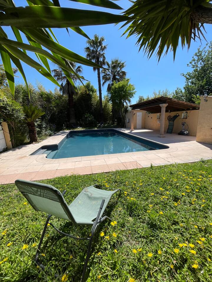 Villa à La Campagne Avec Piscine Privée - Carqueiranne