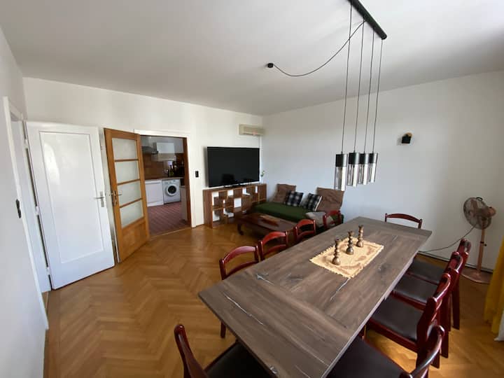 Herrenhaus Höniger
Flughafen 11min/wienmitte 12min - Aeropuerto de Viena-Schwechat (VIE)