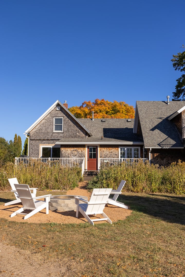 The Farmhouse At Loma Cottages - Egg Harbor, WI