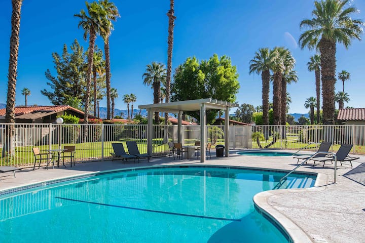 Greenside Getaway, Steps Away From The Pool! - Indio, CA