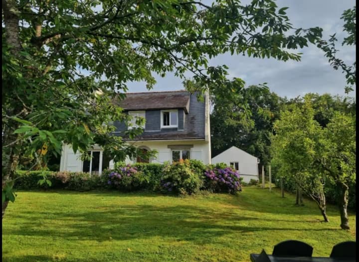 Maison En Campagne, Proche Mer - ibis budget Concarneau