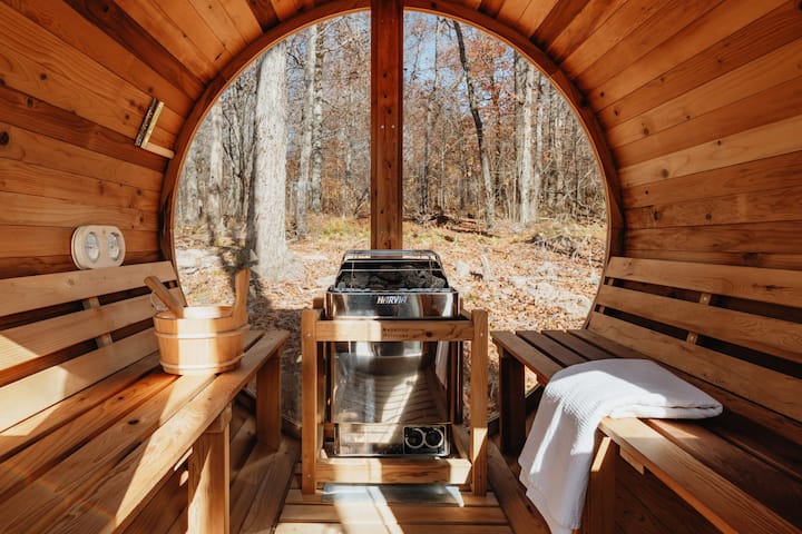 The Glove |
With Sauna & Cold Plunge - Livingston Manor, NY