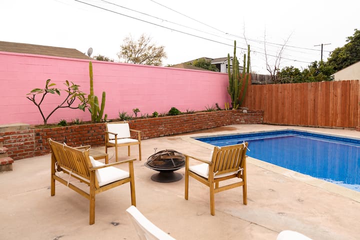 Charming Studio - Los Angeles, CA