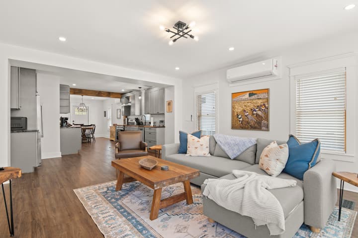 Beautiful Newly Renovated 3 Bdrm Centrally Located - Saratoga Springs, NY