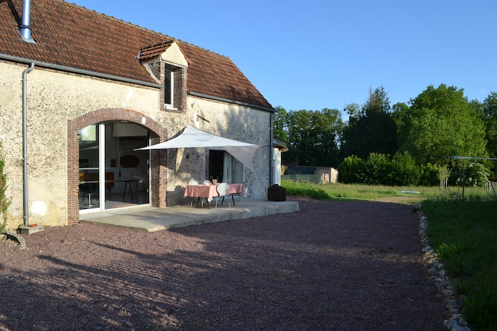 Grange Rénovée, Nature & Design - Manou