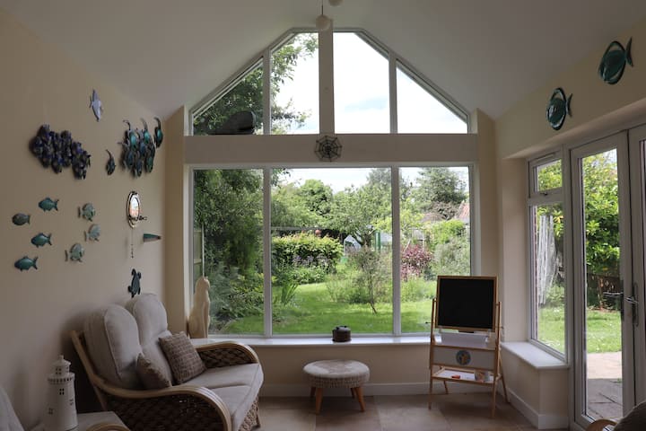4 Bed Norfolk Holiday Home Moments From The Broads - Norfolk