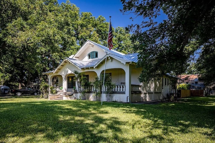Amazing, Historic House On  Val Verde Winery -