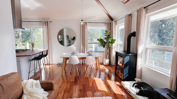 Serene Oasis With A Salty Breeze! - Sunshine Coast