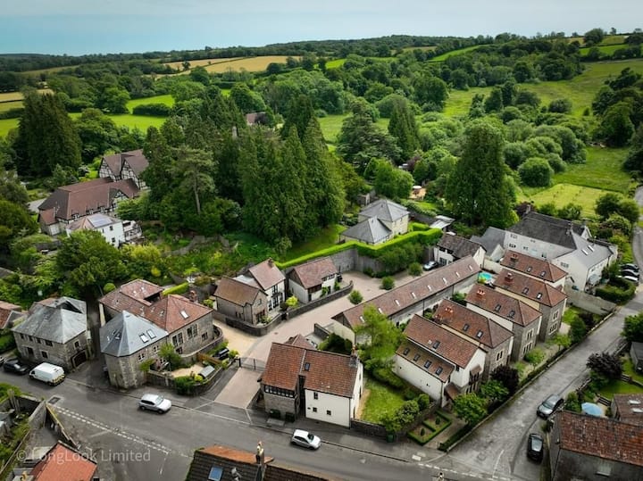 Discover A Chic Romantic Escape Near Bath & Wells - Shepton Mallet