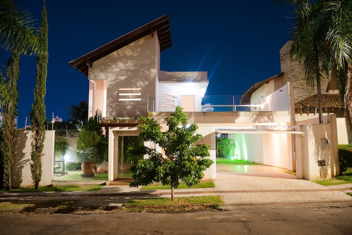 Suite 2 Sobrado Incrível Perto De Shopping E Tudo! - Campo Grande