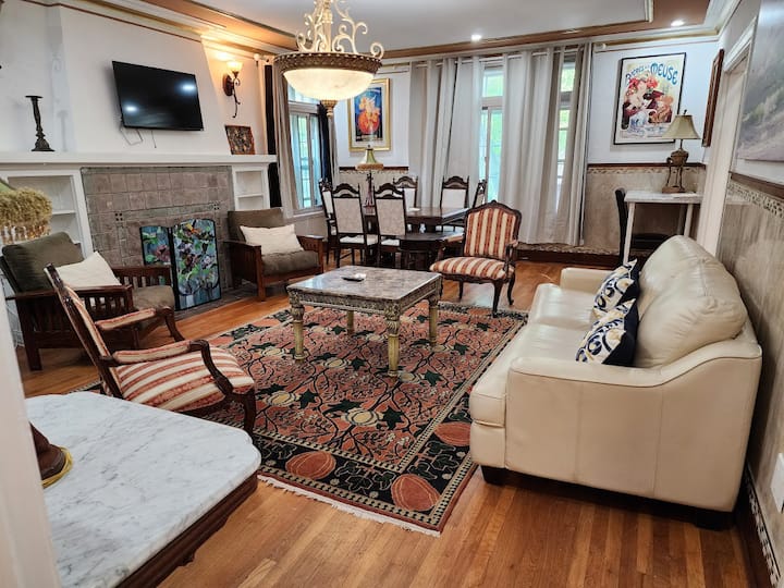 Timeless Elegance: Elmwood 1br - Berkeley, CA