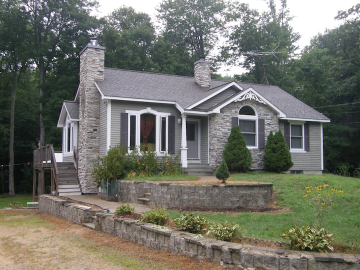 Cozy Getaway - Gilford, NH