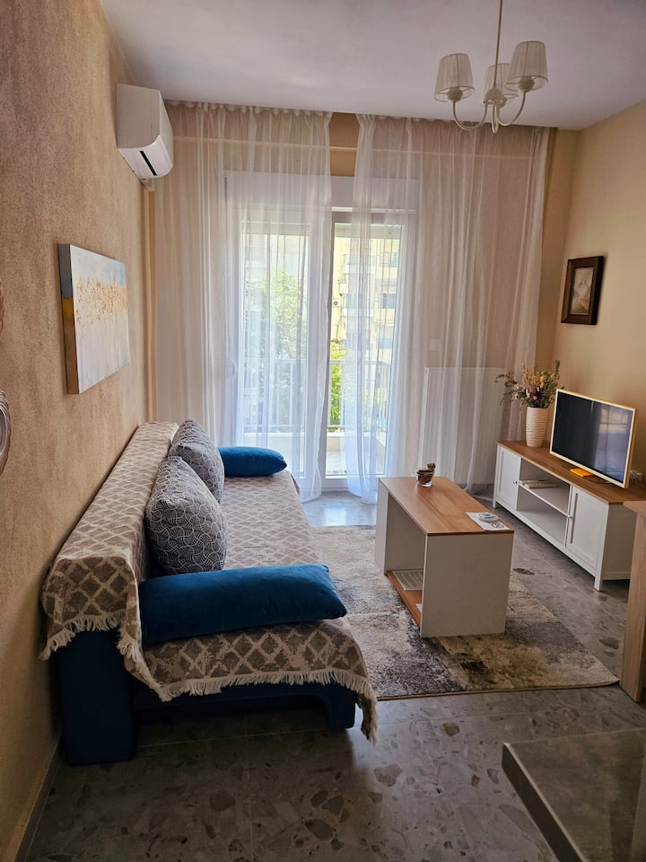 Modern Central 1-br Apt 5 Min To Central Station - Thessaloniki
