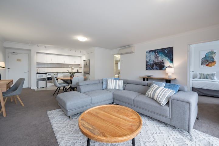 Mounts Bay Stay Two Bedroom - Pool - Parking- City - Perth