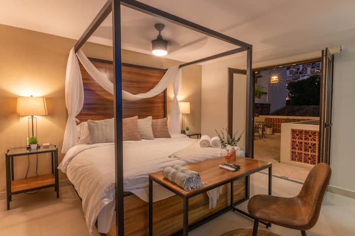 Casa Victoria Malecón Suite 11 +  Adults Only - Puerto Vallarta