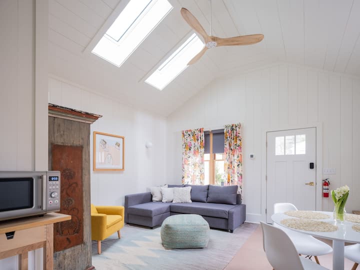 Brand New Cottage Near Burlington Park & Beaches - - Burlington, VT