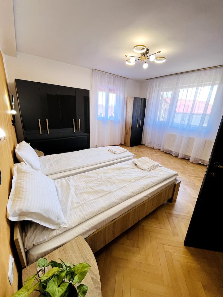Random House Premium - Brașov