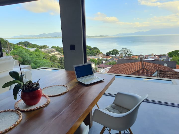 Casa June: Quarto Entre O Mar E A Mata Em Floripa - Florianópolis