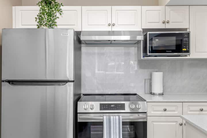 Modern Clean Basement Suites 2 Beds 1 Bath (B) - Chilliwack