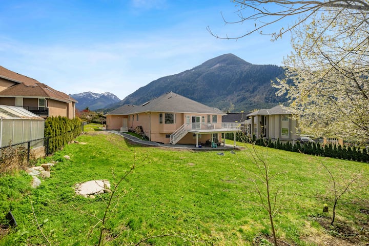 Modern Clean Spacious Basement 3beds 2baths (A+b) - Chilliwack