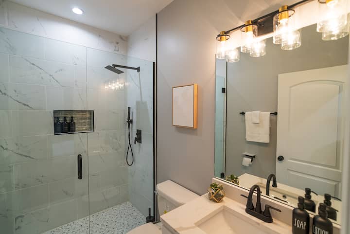 Bold Luxury Condo (Bronzeville) - Chicago, IL