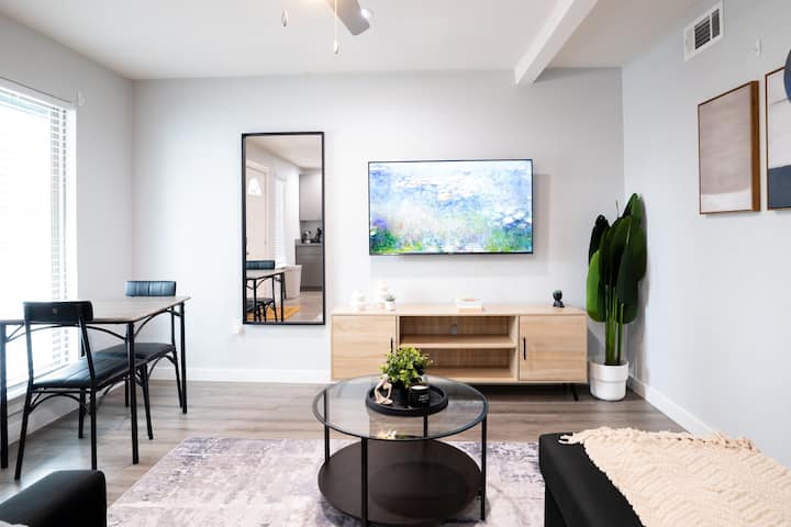 Comfy 1bdr Near Downtown With Parking - Kay Bailey - Dalat