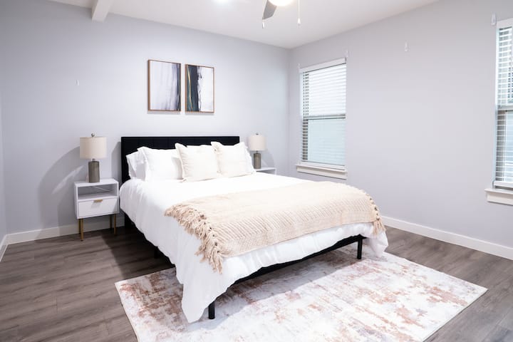 Comfy 1bdr Near Downtown With Parking - Kay Bailey - Dallas, TX