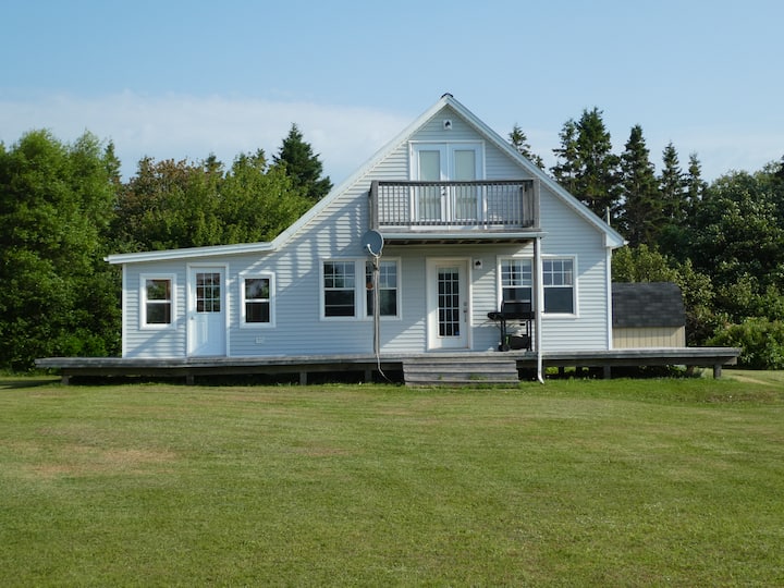 Oceanfront Cottage - Prince Edward Island