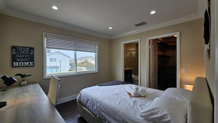 Fv2, 2f Private Bath Work Home Disneyland 8 Miles - Santa Ana, CA
