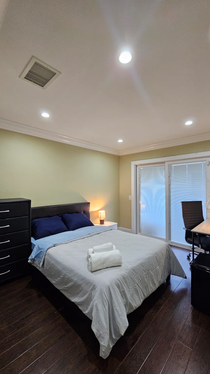 Fv5, Disneyland 8miles Workcation Luxury Pool Home - Santa Ana, CA