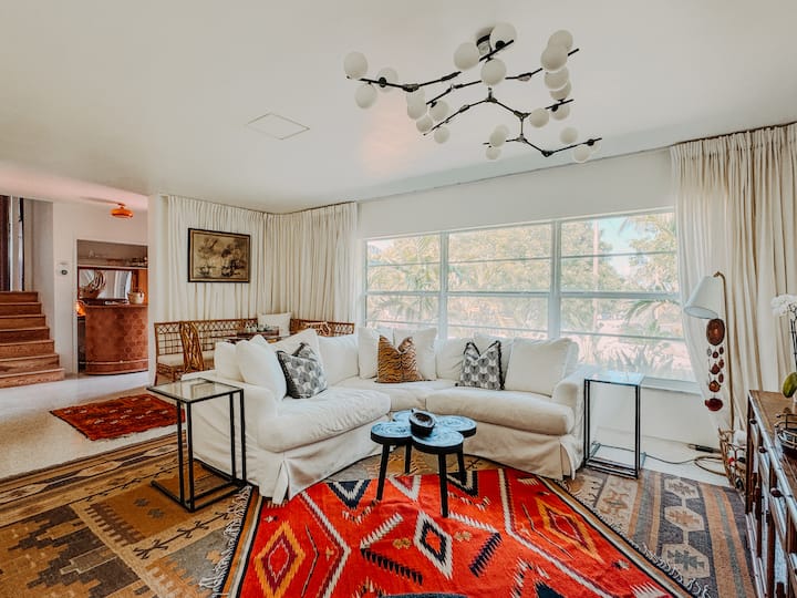 Palm Beach Safari, A Jungalow Bungalow Near Beach - Palm Beach, FL