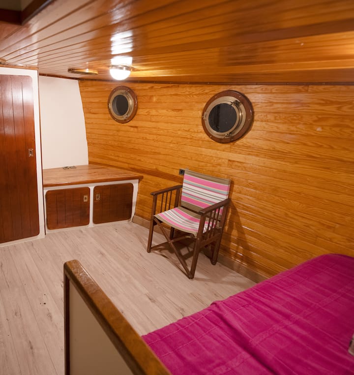 Houseboat In Normandy During Olympics - Les Andelys