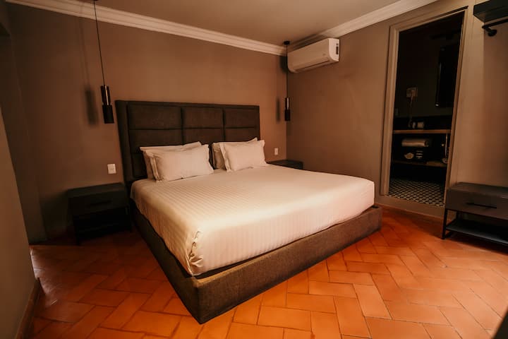 Master Suite, Hotel Mikaella - San Miguel de Allende