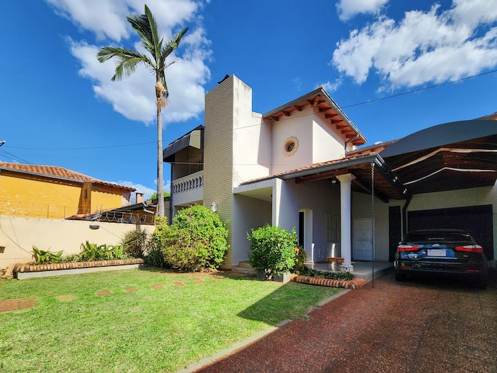 Don Alfonso:3-bed Home, Patio Paradise & Bbq Haven - Asunción