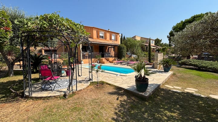 Villa 900 M Du Centre Et Plages, Piscine, Parking - Bandol