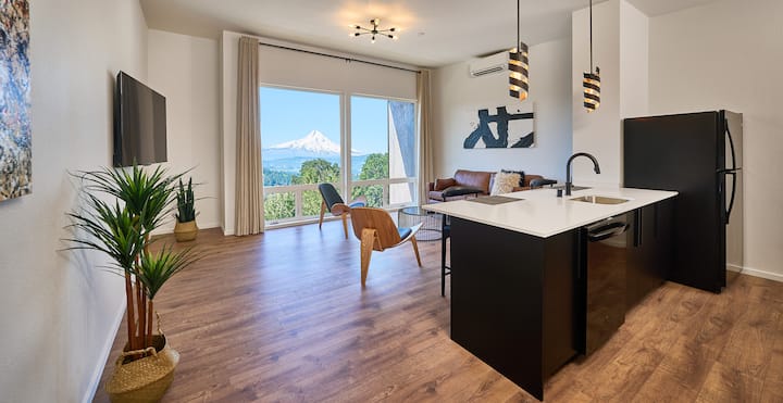 One-bedroom Suite 28, Mt Views, Downtown - White Salmon, WA