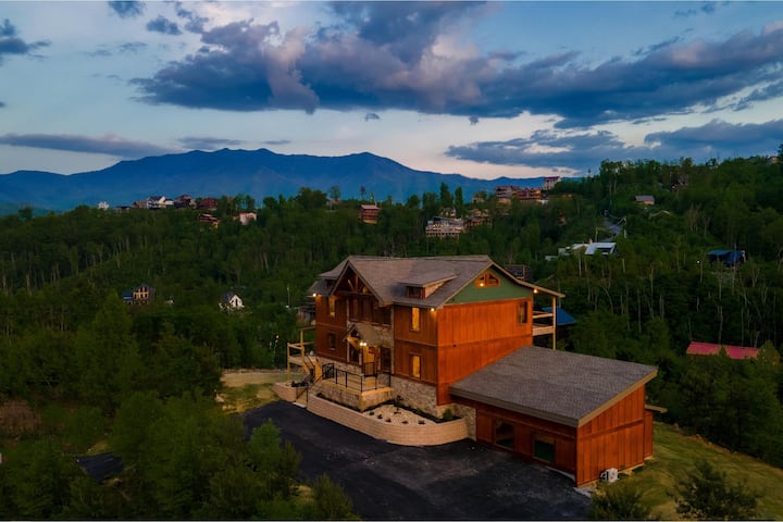 Brand New 22' Indoor Pool, 5 Bdrs, Firepit,hot Tub - United States