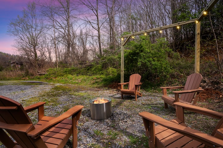 Fire Pit/mountainviews/crib/dog Friendly - Stanley, VA