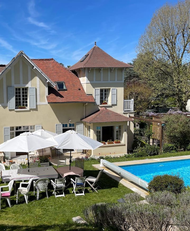 Maison D'été Avec Piscine - Saint-Germain-en-Laye