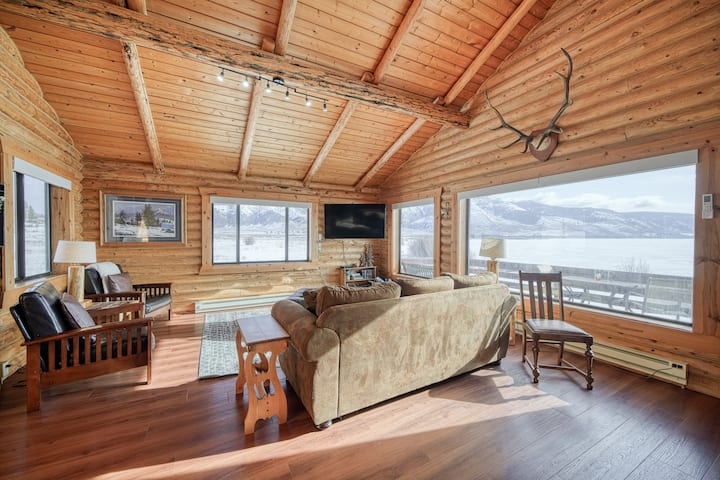 Henry's Lake View Cabin + Bbq + Fire Pit + Decks! - Henrys Lake, ID