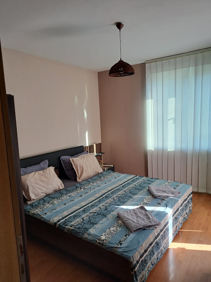 Кокетен двустаен  апартамент - Burgasz