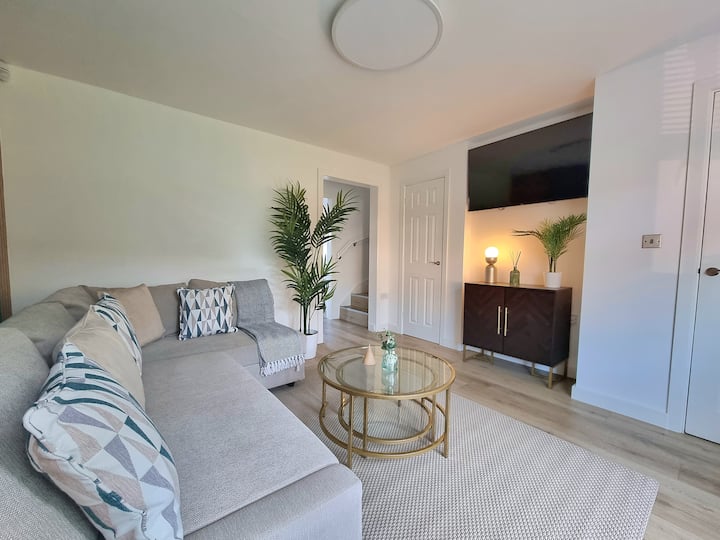 Coventry City Centre Modern House | Parking | Wifi - ロイヤル・レミントン・スパ